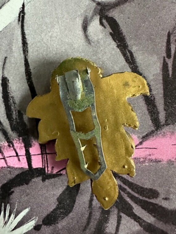1920s Resin Cluster of Leaves Dress Clip with Green P… - Gem