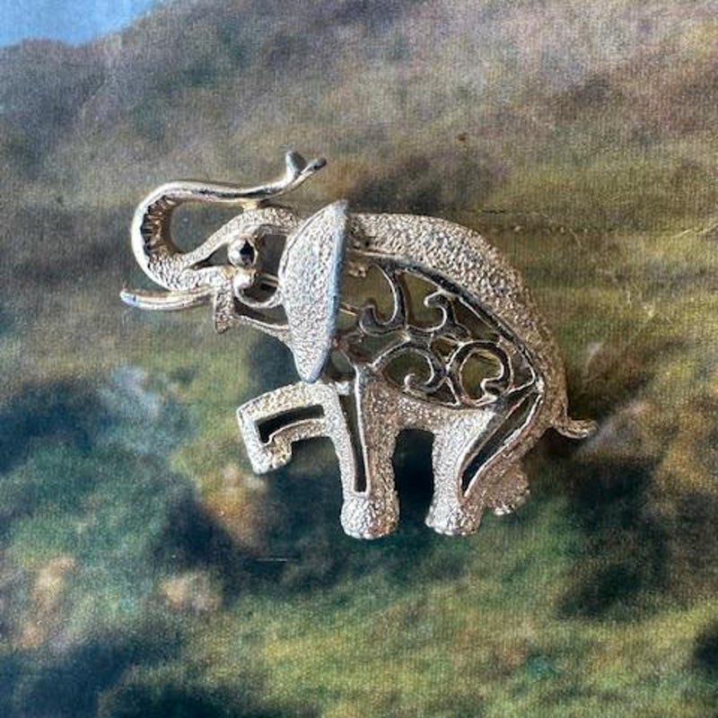 Elephant Brooch' - Etsy