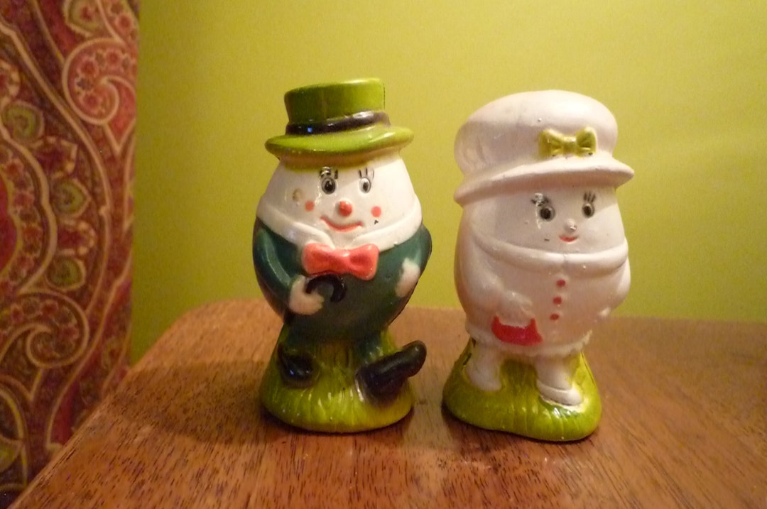 Vintage Plastic Mr and Mrs Humpty Dumpty Salt and Pepper Shakers - Etsy