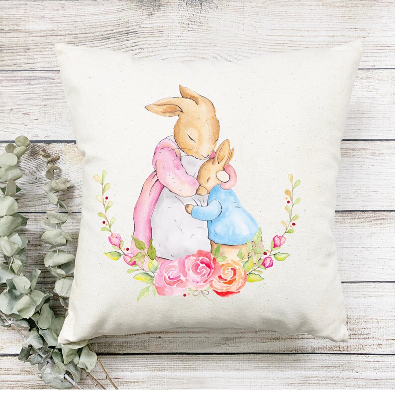 Peter Rabbit and Mom Rabbit Hugging With Floral Bouquet PNG, Mother's ...