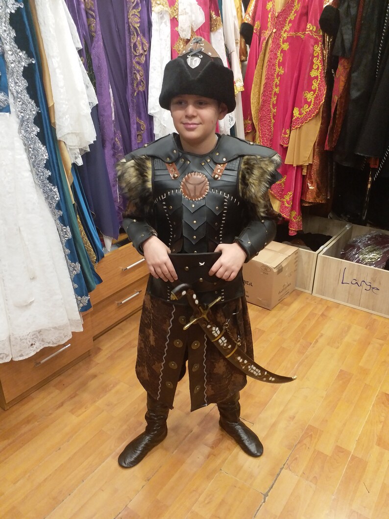 Child Osman Ghazi Wear for Fight , Savci Bay Son of Artugrul , Orhan ...