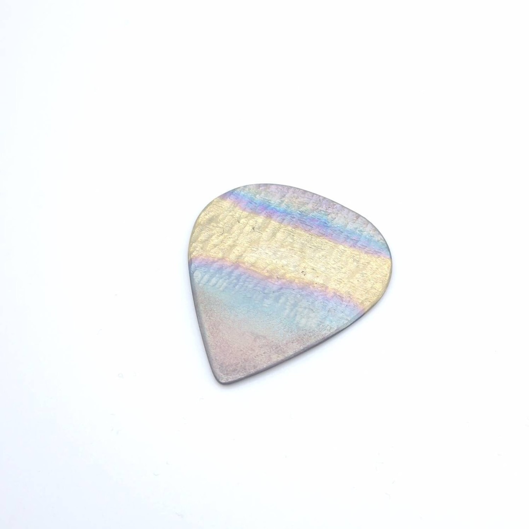 Titanium Pick Plectrum. Guitar Pick. 1mm Extra Thick. Strong and Light ...