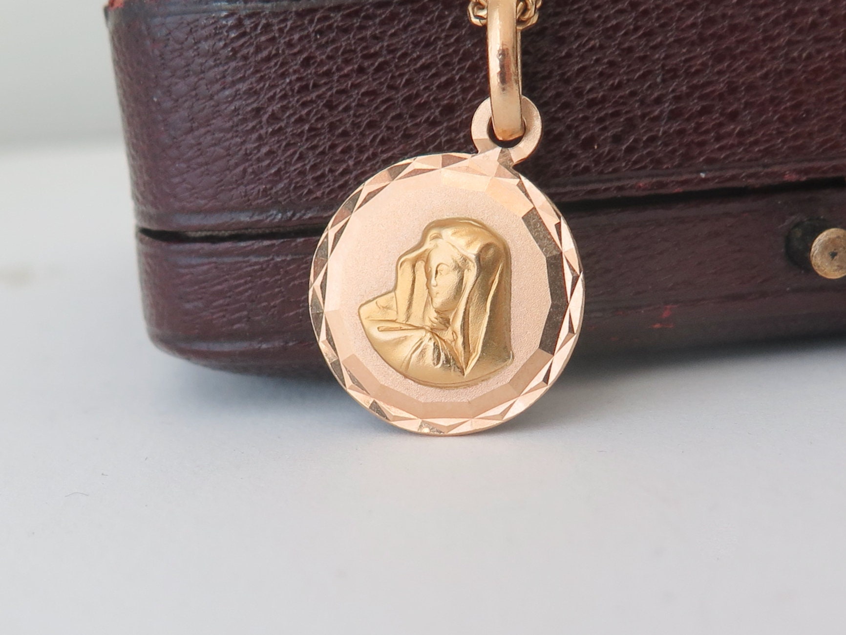 Vintage 18k Gold Virgin Mary Medal, Italian Religious Medal - Etsy