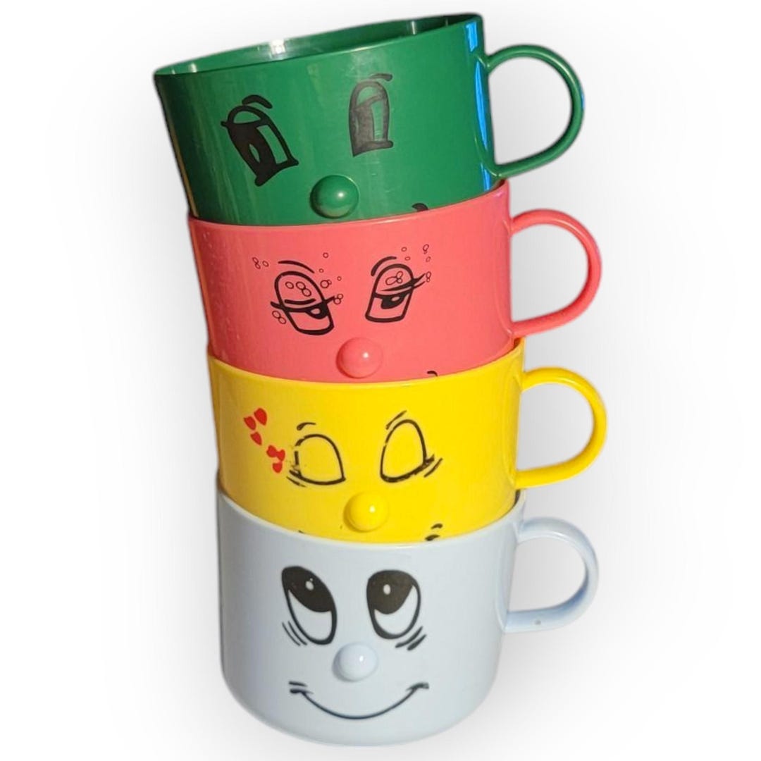 Dolce Vita Smiley Face Plastic Cups 1970's - Etsy