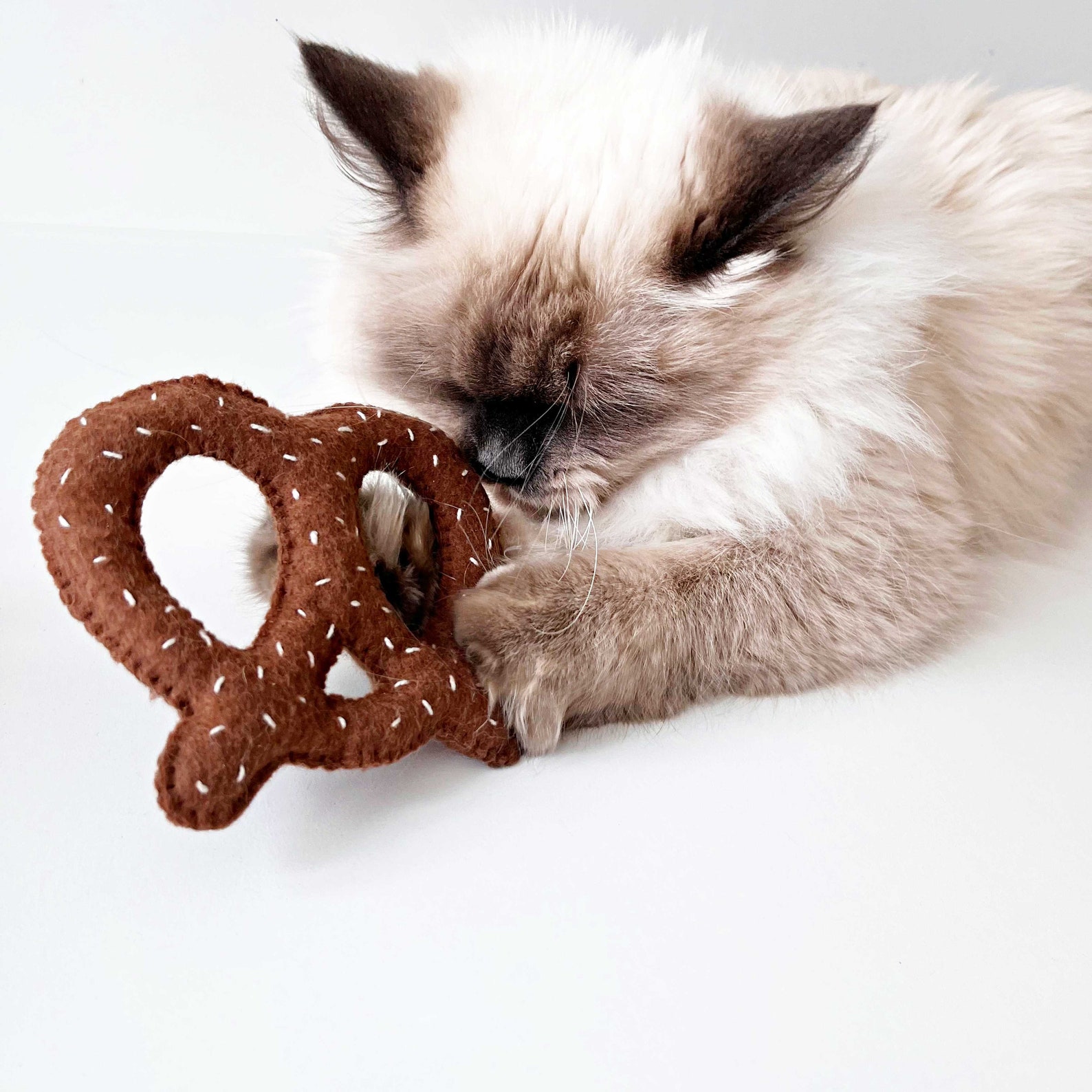 Felt Catnip Toy Pretzel Food Cat Toy Chocolate or Cheese - Etsy