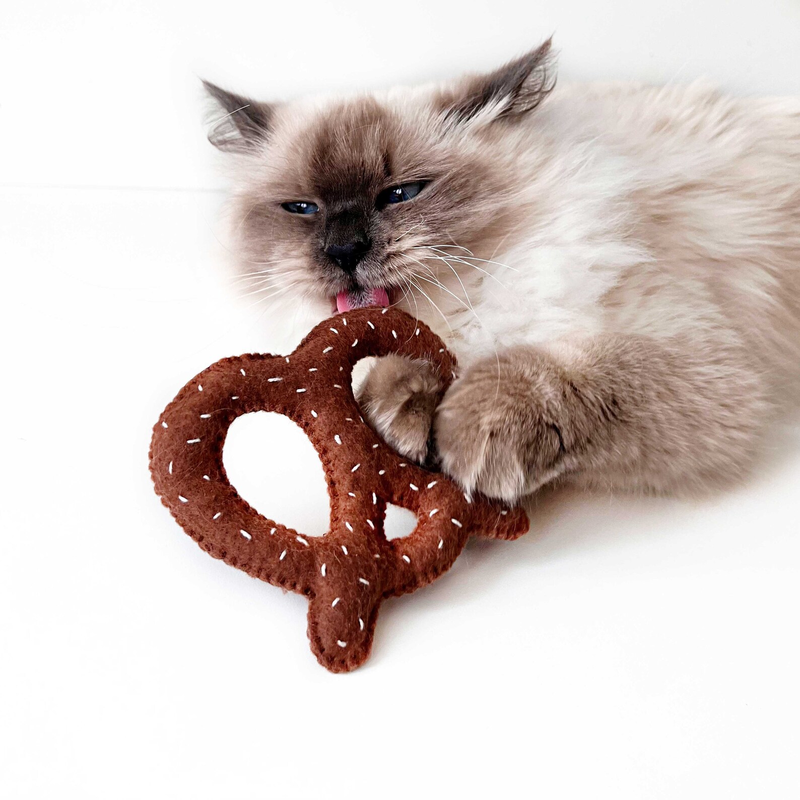 Felt Catnip Toy Pretzel Food Cat Toy Chocolate or Cheese - Etsy