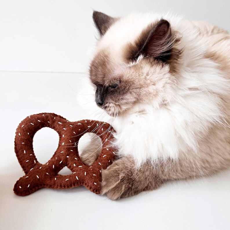 Felt Catnip Toy Pretzel Food Cat Toy Chocolate or Cheese - Etsy