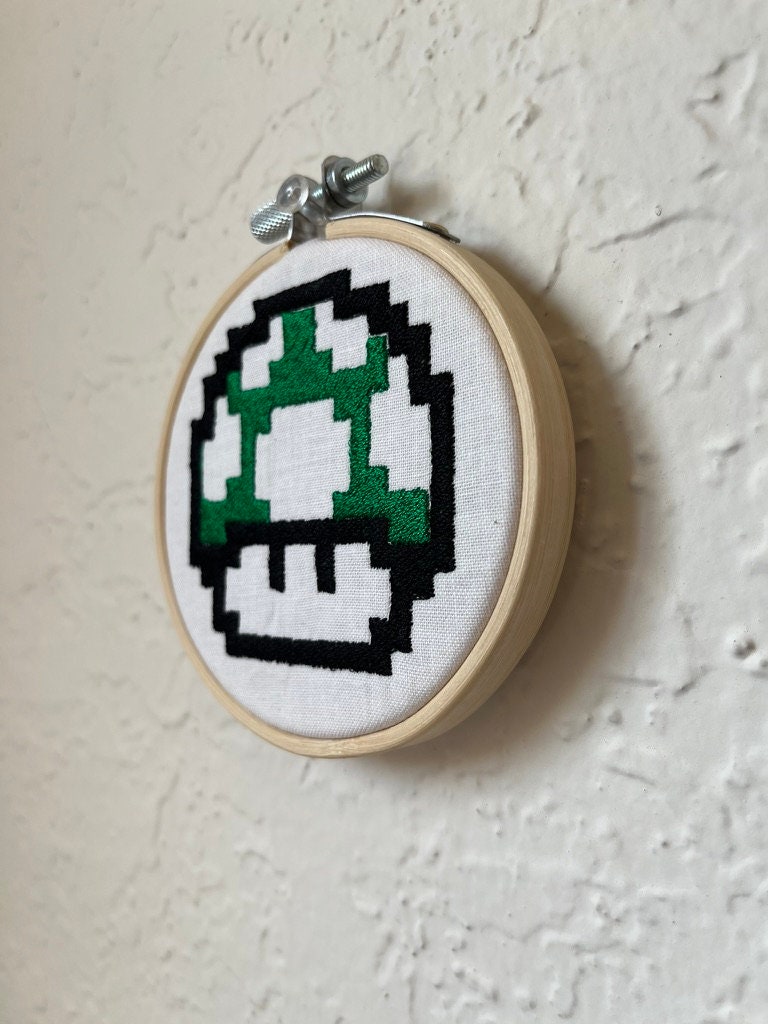 Super Mario Bros "1up Mushroom" 3x3 Embroidered Hoop Wall Art - Elevate ...