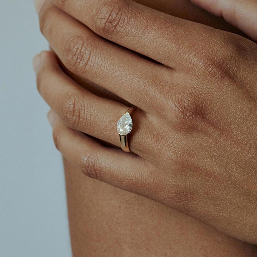 1.00 CT Pear Cut Moissanite Engagement Ring, East to West Set ...