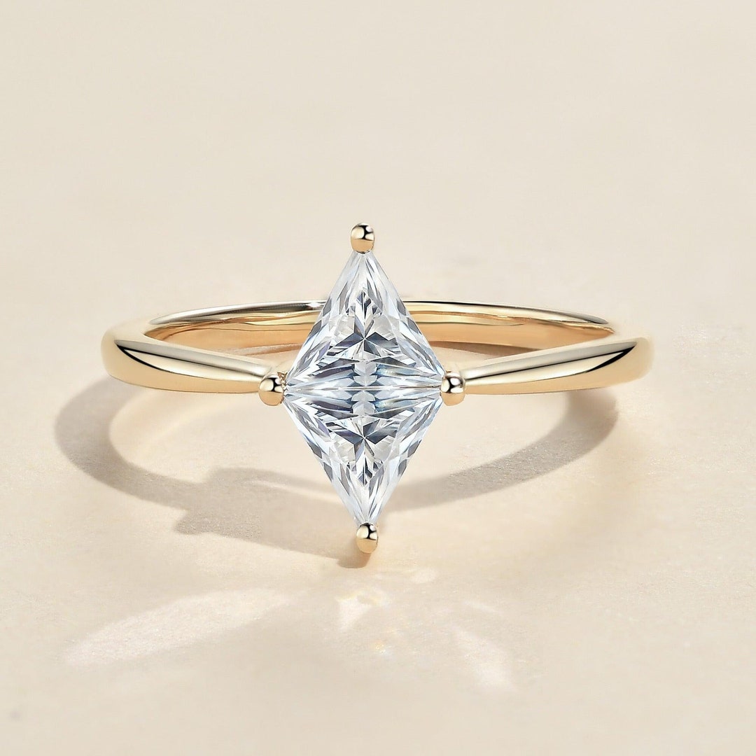 Rhombus Shape Triangle Cut Engagement Ring, 2.00 TCW 14K Yellow Gold ...