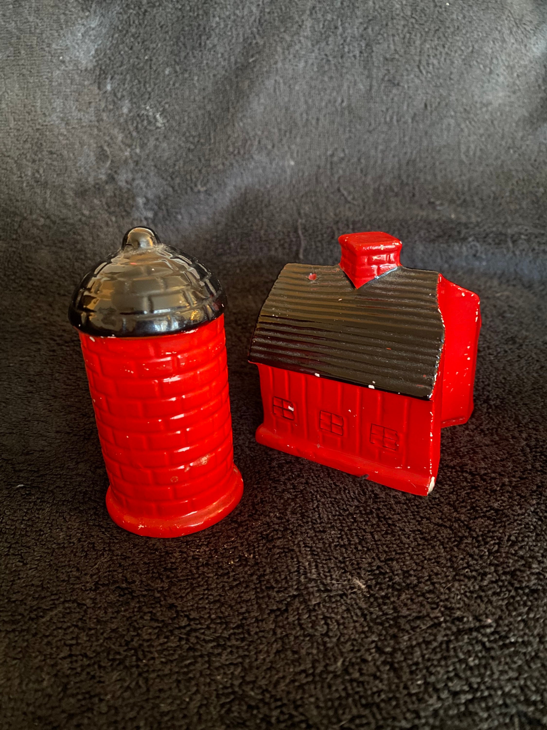 Unique Barn and Silo Salt & Pepper Shakers - Etsy