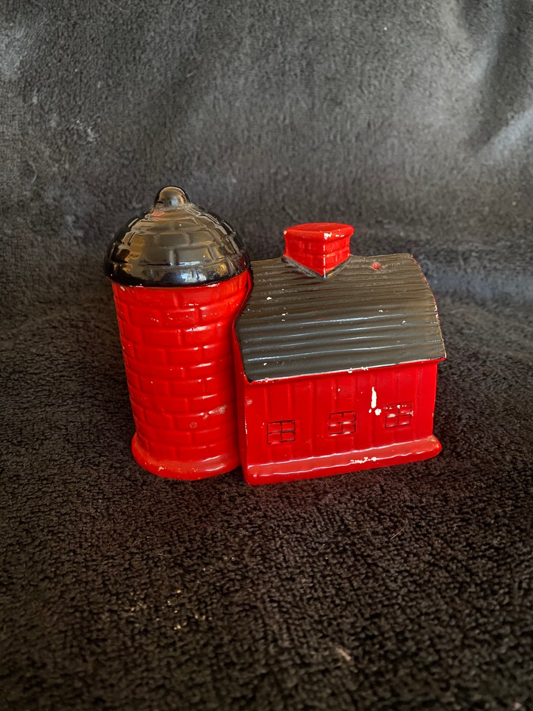 Unique Barn and Silo Salt & Pepper Shakers - Etsy