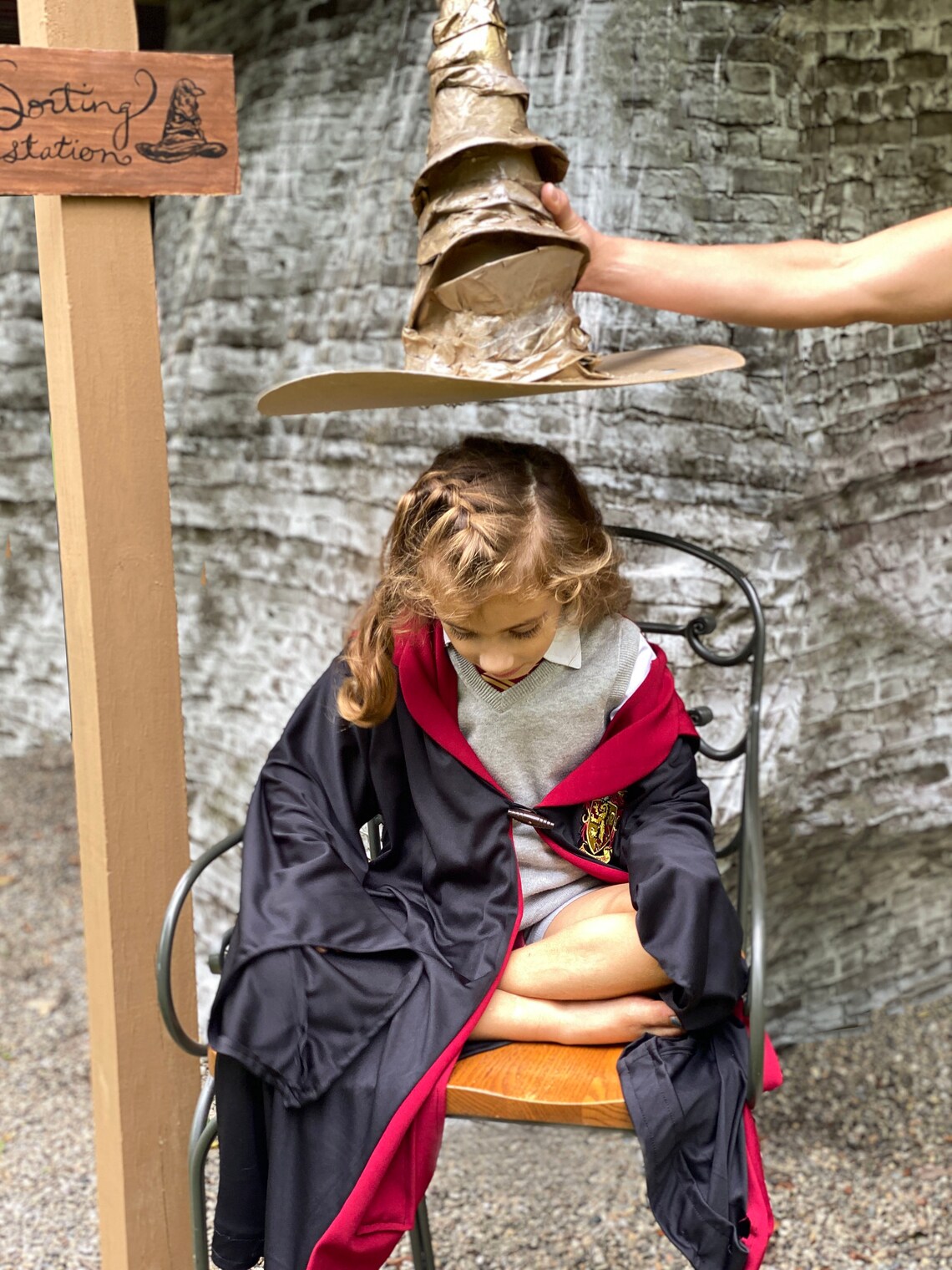 Printable PDF Sorting Station Sign, Diagon Alley, HP Party, Gryffindor ...