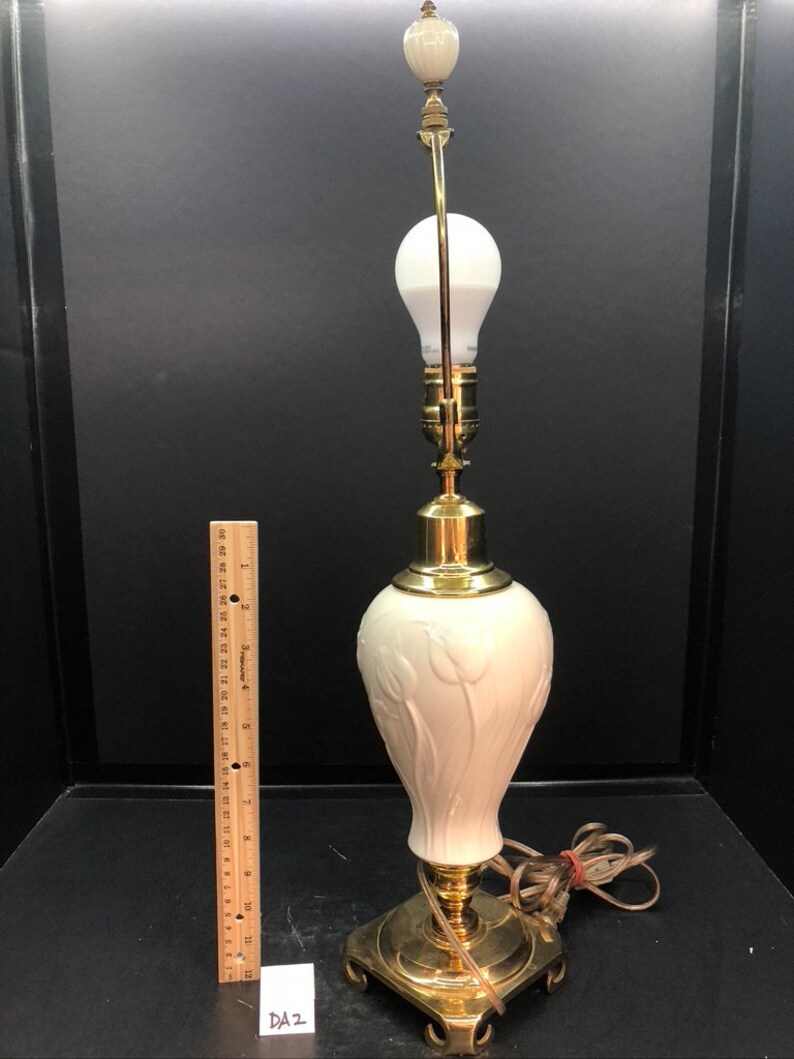 Lenox Quoizel Fine Porcelain Tulip Model Table Lamp Perfect - Etsy
