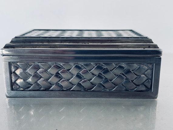 Small silver plate trinket box with interwoven metal … - Gem