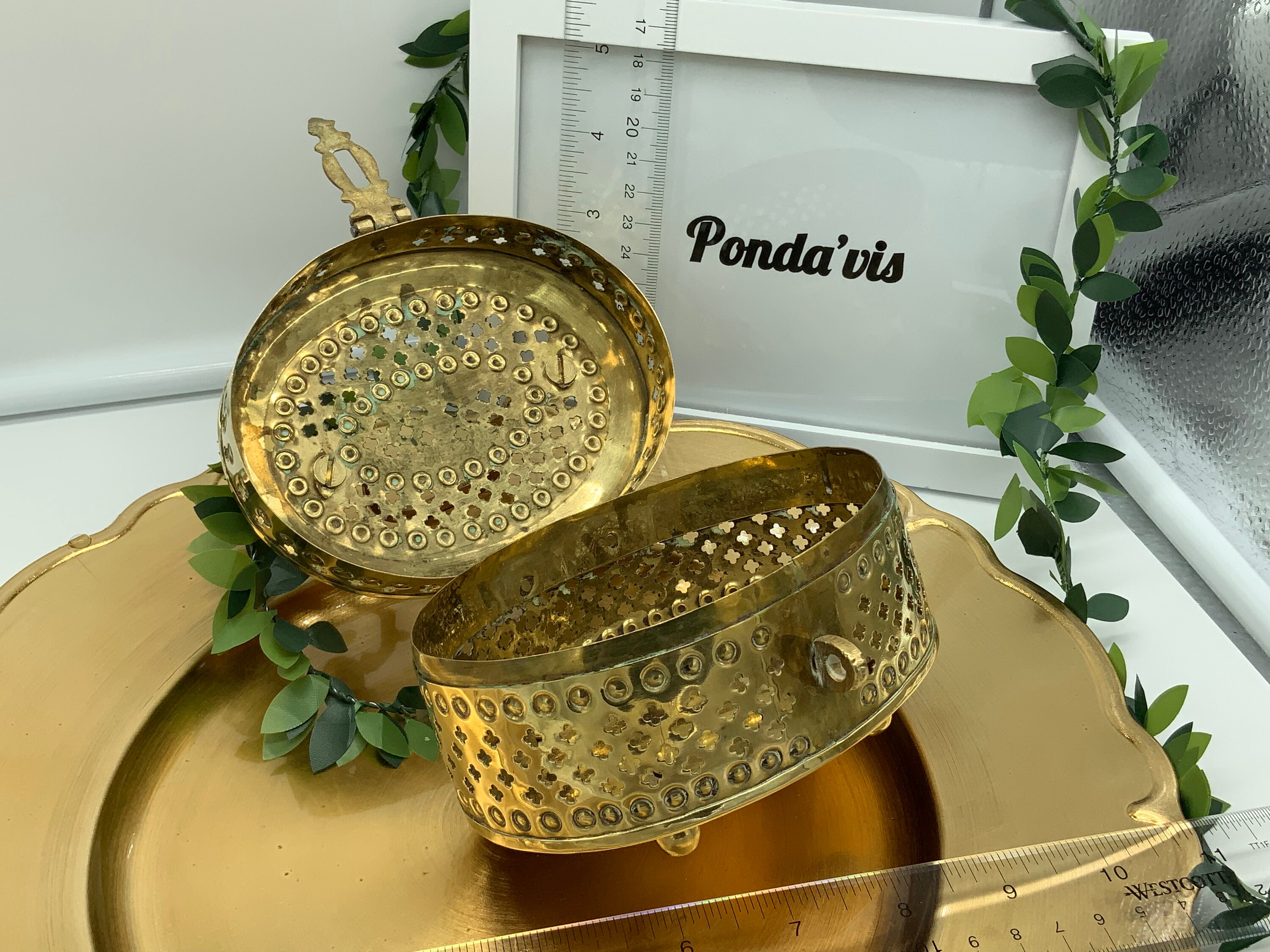 Vintage Gold Oval Hinged Box With Latched Lid Made in India - Etsy