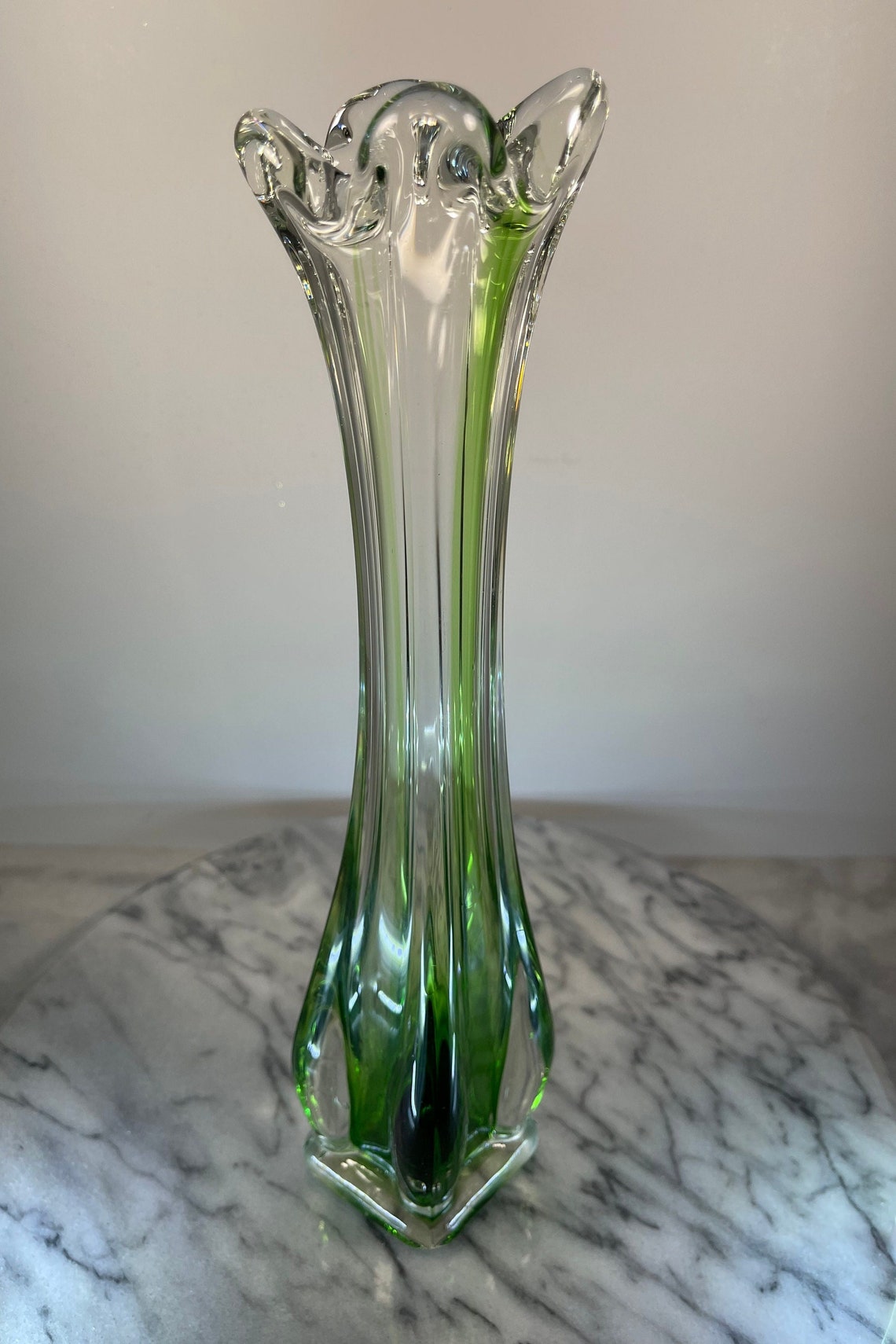 Vintage Bud Vase Swung Fluted Green Centered Art Glass - Etsy