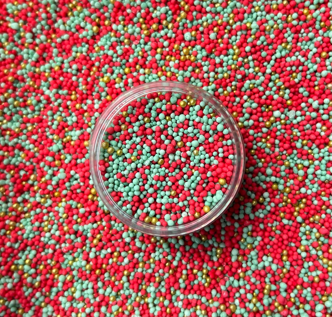 Mistletoe Kisses Classic Red Green Christmas Colours Edible Nonpareil ...