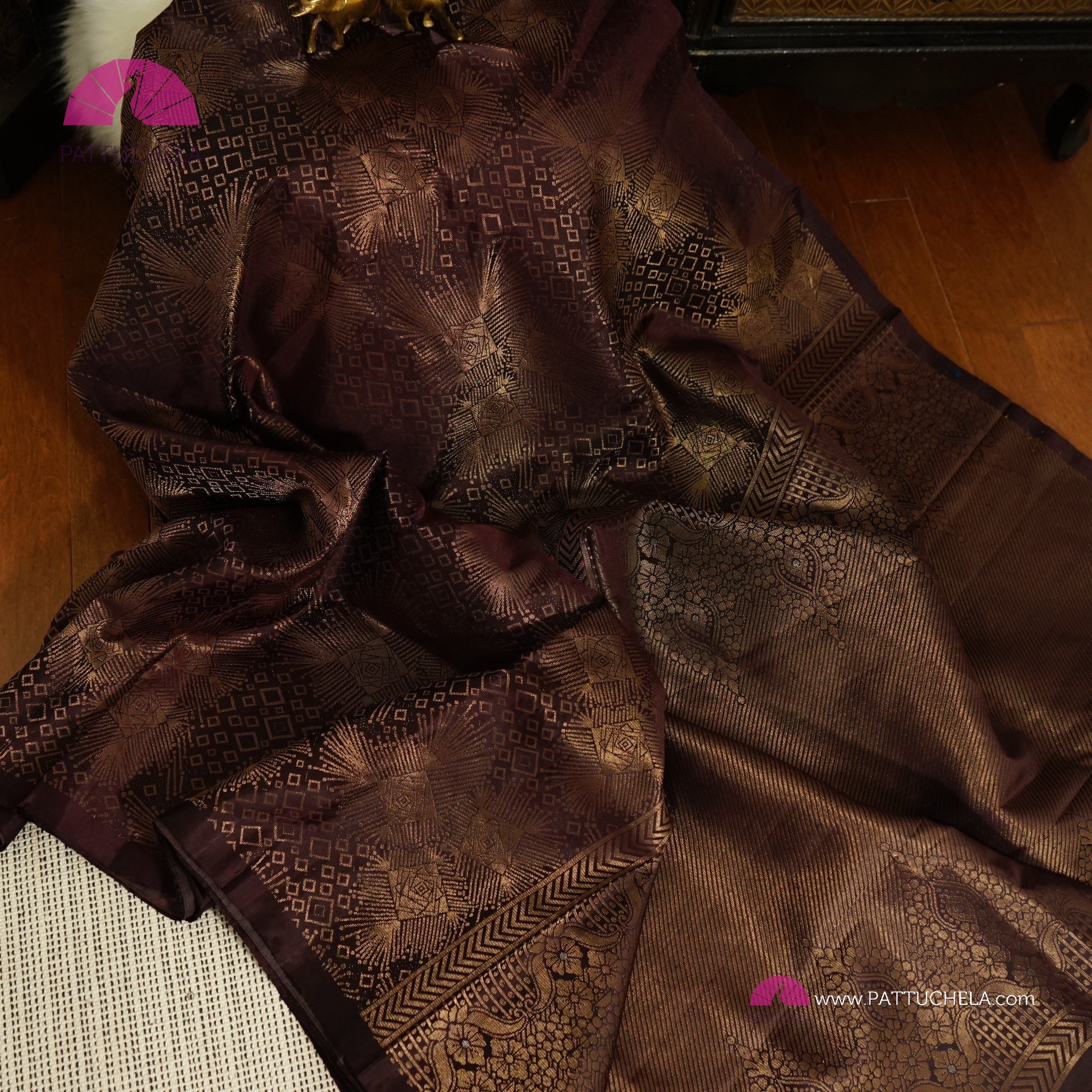 Dark Plum Purple Borderless Designer Kanchipuram Silk Saree in Antique ...