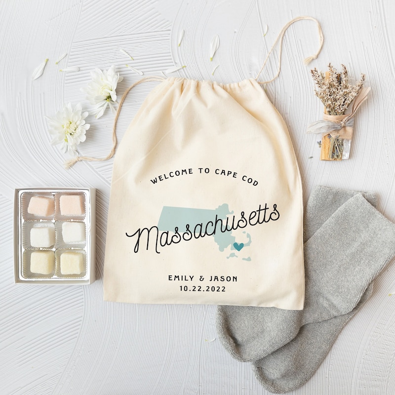 Cape Cod Guest Gift - 60+ Gift Ideas for 2026