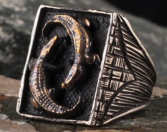 Animal Signet Ring | Etsy