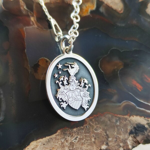 Family Crest Pendant - Etsy