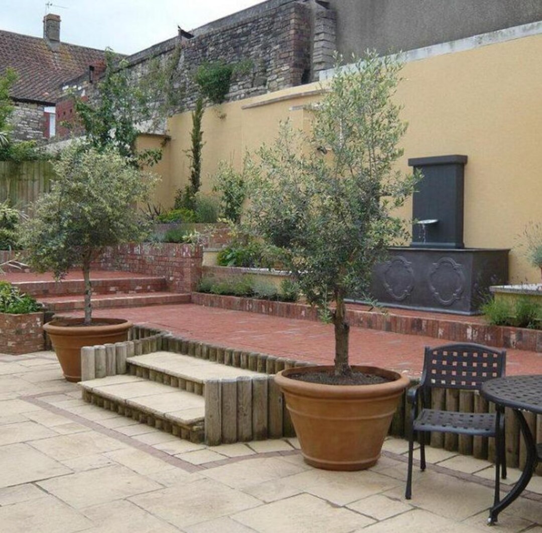 Large Tall Terracotta and Fibreglass Handmade Garden Pots Planter Mural ...