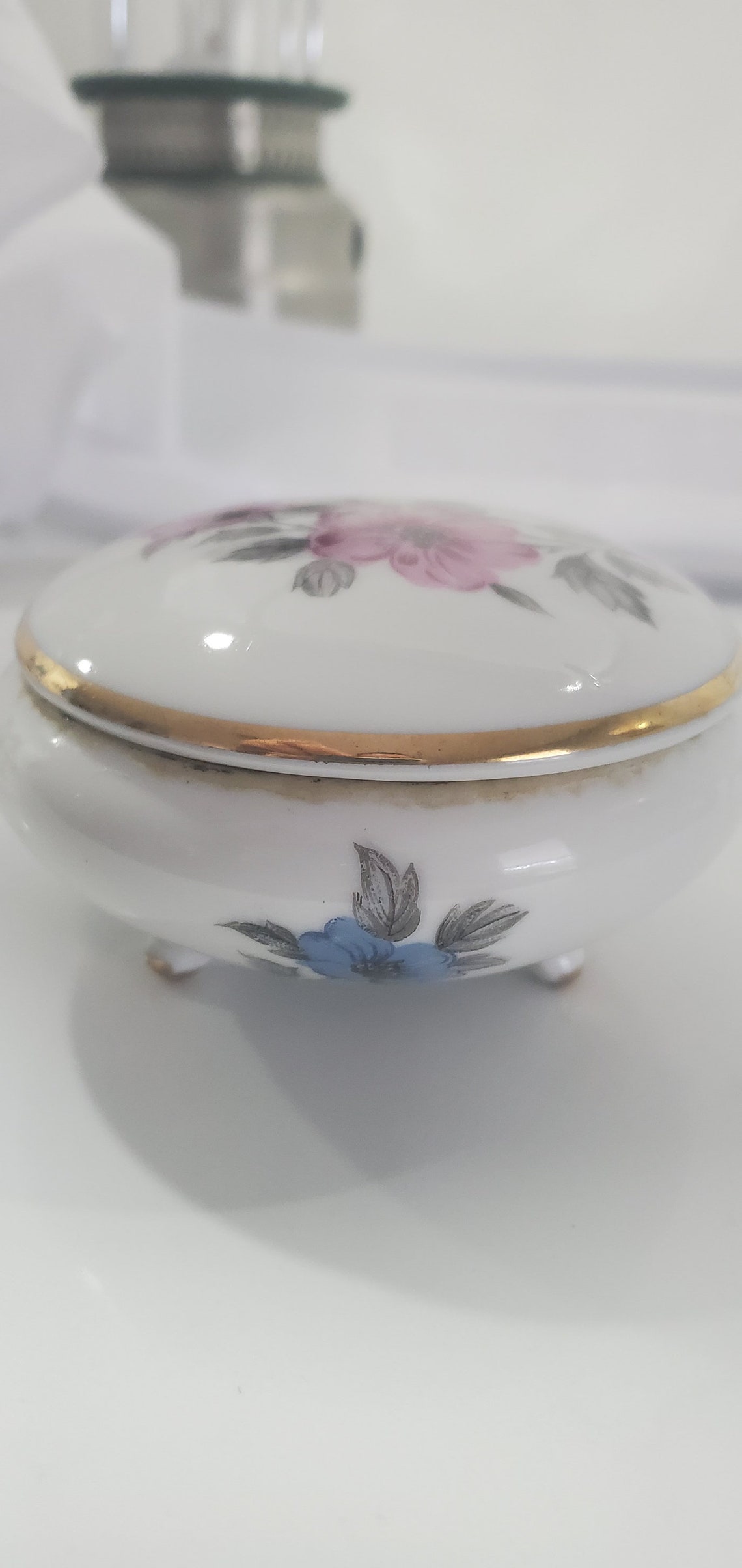 Vintage Porcelain Handpainted Gold Trimmed Trinket Dish/jewerly Holder ...