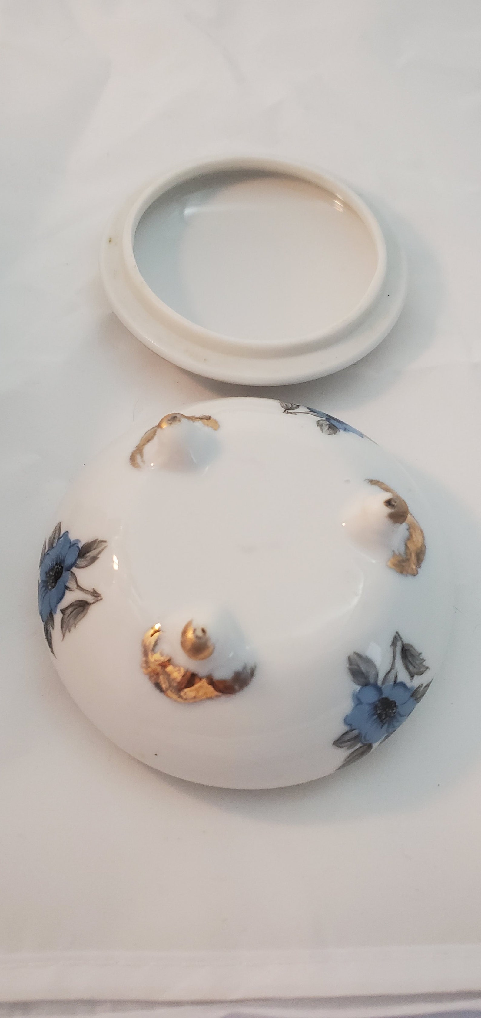 Vintage Porcelain Handpainted Gold Trimmed Trinket Dish/jewerly Holder ...