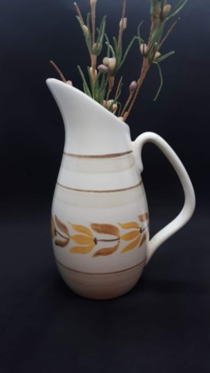 Vintage Red Wing Tip Toe Tulip 7" Pitcher/vase - Etsy