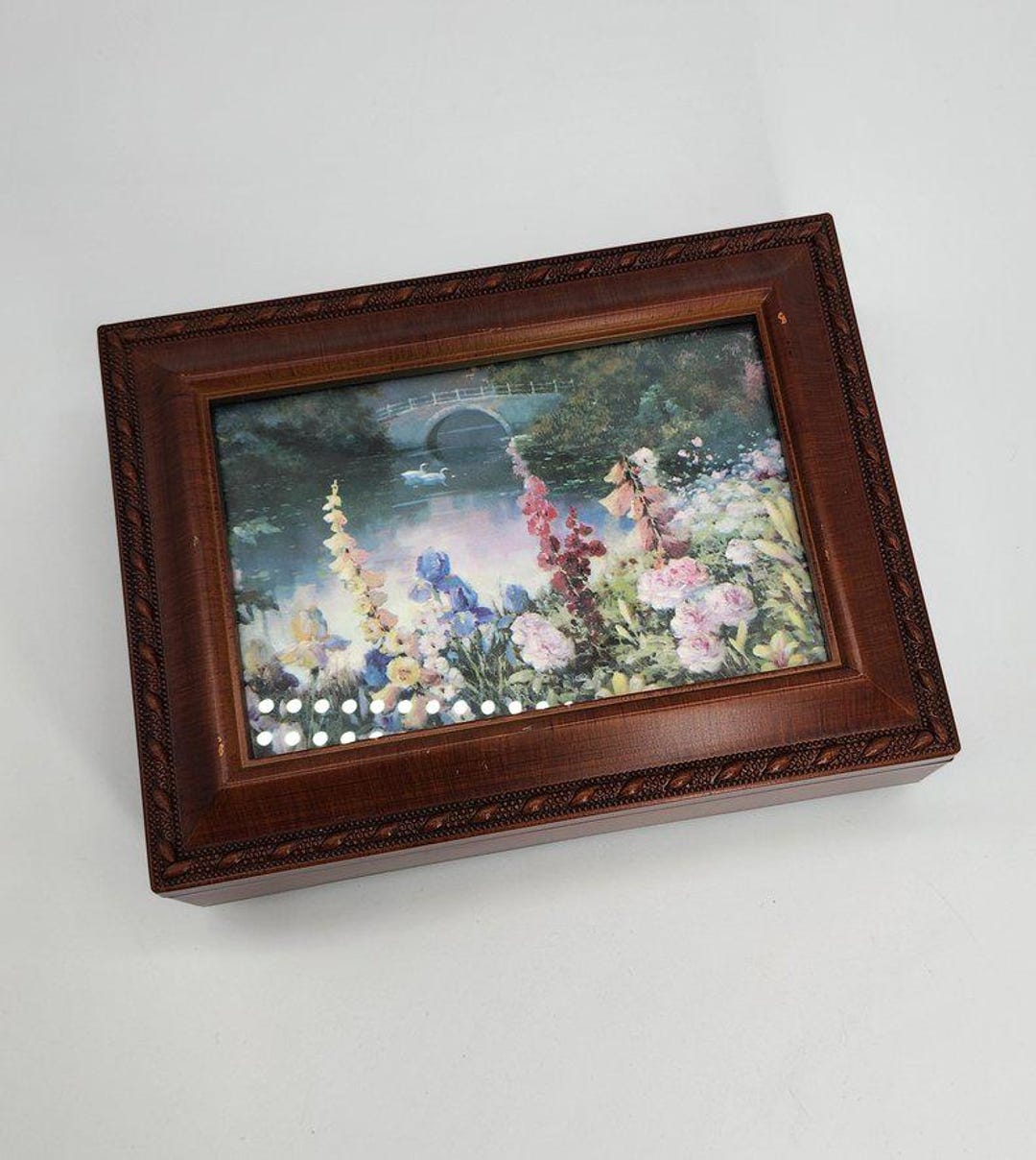 Cottage Garden Mom Beauty Woodgrain Inspirational Traditional Music Box ...