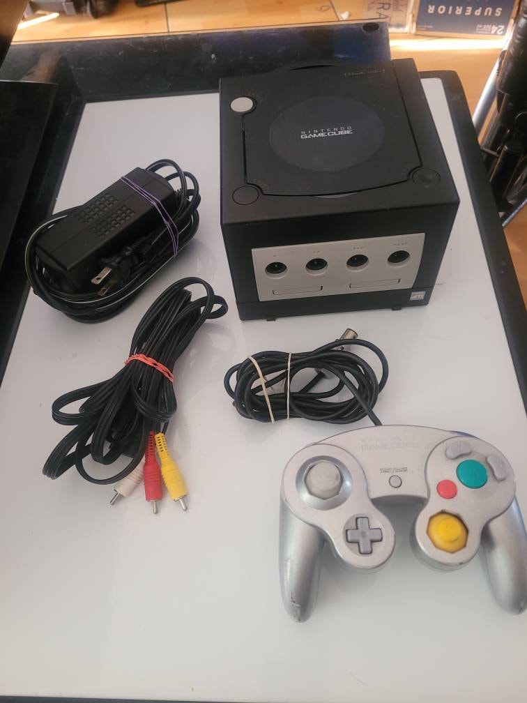 Nintendo GameCube console with controller plandetransformacion.unirioja.es Nintendo GameCube console with controller plandetransformacion.unirioja.es