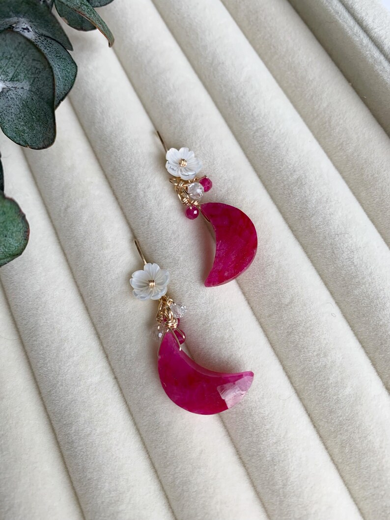 Crescent Moon Shape Carved Ruby, Carved White Shell, White Topaz Gold ...