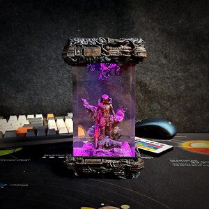 Alien Hunter Epoxy Resin Lamp – Sci-fi Inspired Night Light, Monters ...