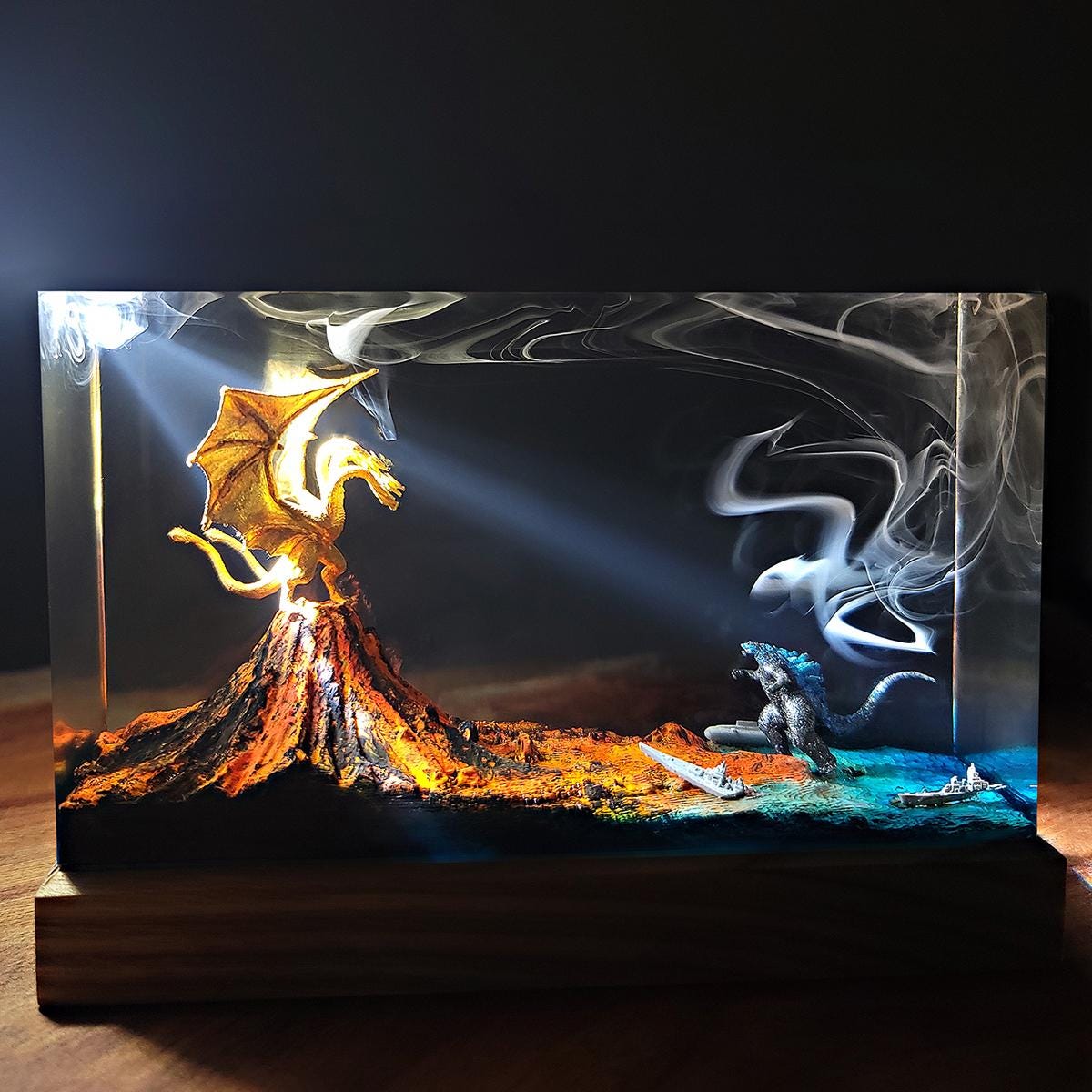Monster War Epoxy Lamp, Diorama Monster, MONSTER BATTLE Resin Lamp ...
