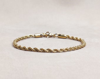 Name Bracelet LISA Personalised Bracelet. 10 Figaro Chain With Gift Box ...