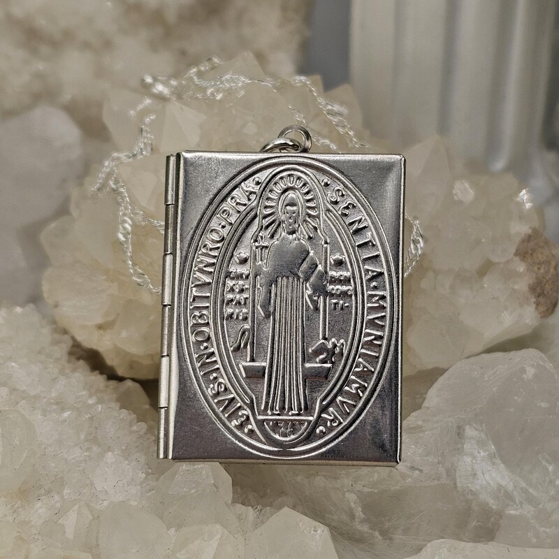 Virgin Mary Locket - Etsy