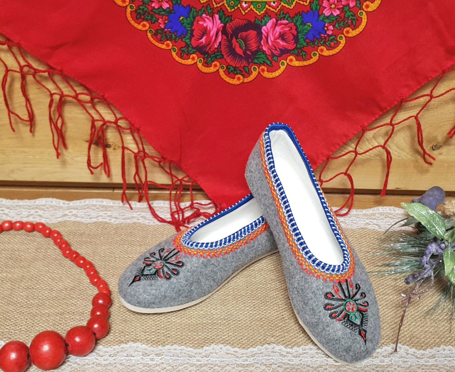 Women's Bamboo Slippers Felt Home Slippers Embroidered Parzenica ...