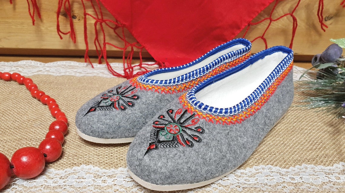 Women's Bamboo Slippers Felt Home Slippers Embroidered Parzenica ...