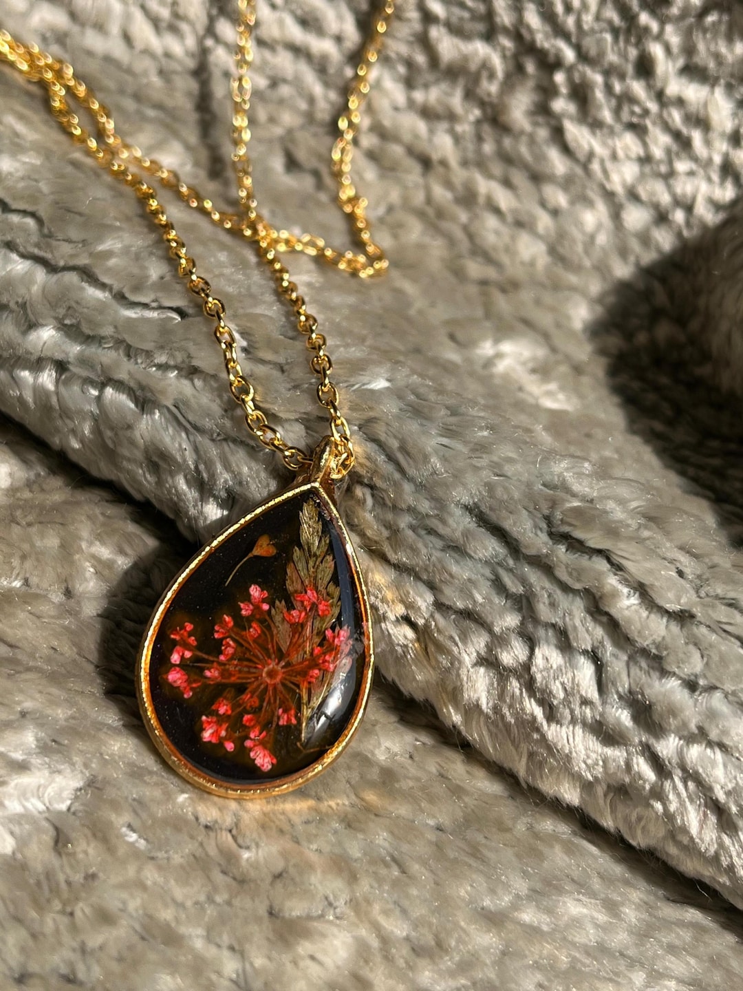 Resin Flower Necklace, Dried Flower Necklace, Resin Pendant, Unique ...