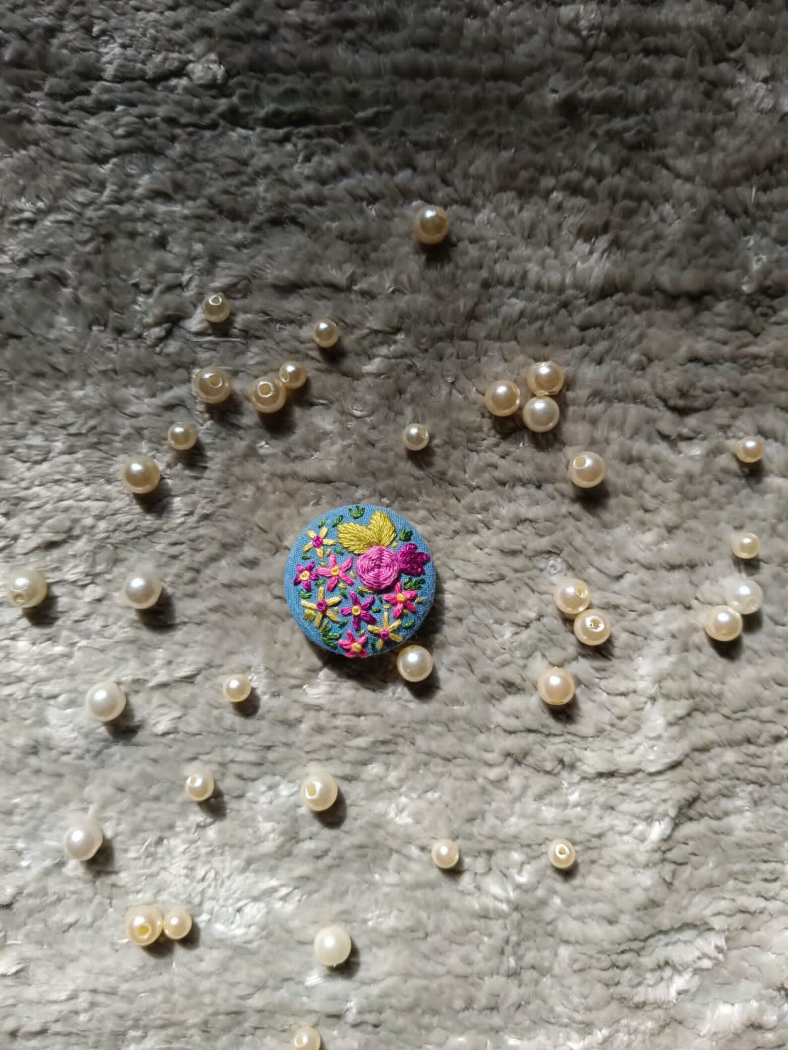 Pretty Hand Embroidered Floral Big Size Buttons / Set of Hand Made ...