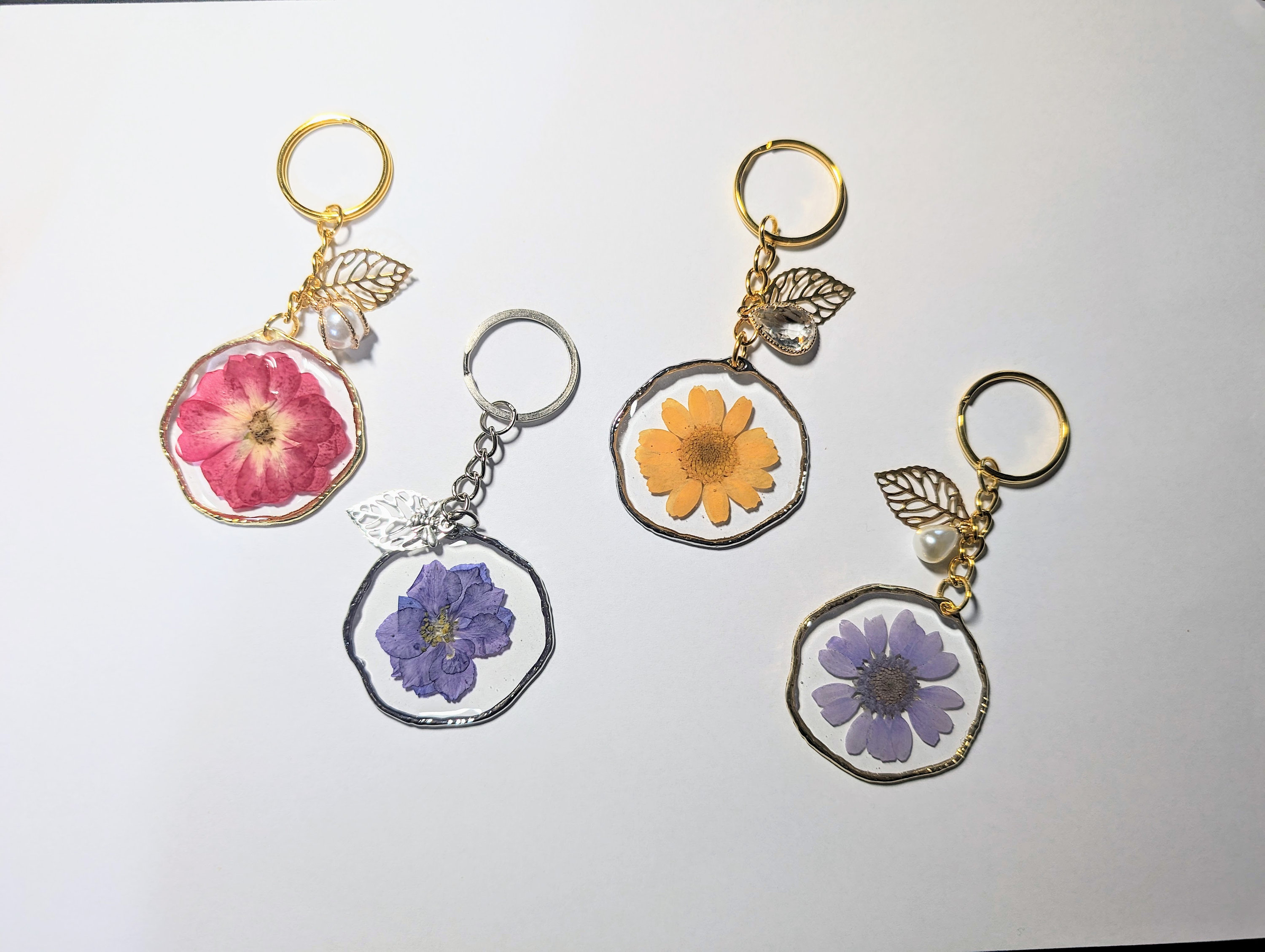 Handmade Pressed Flower Resin Keyring, Unique Botanical Keychain - Etsy UK
