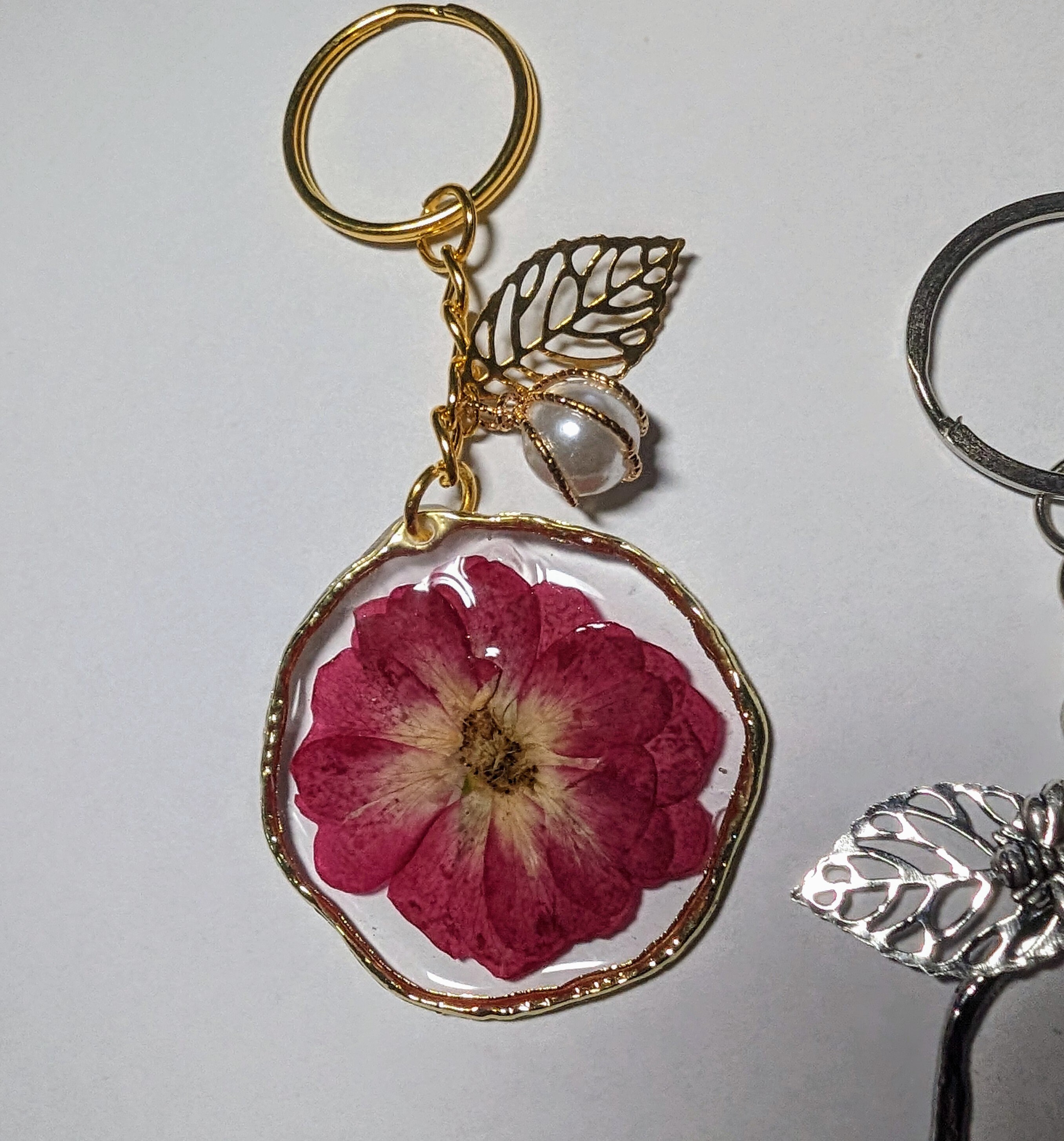 Handmade Pressed Flower Resin Keyring, Unique Botanical Keychain - Etsy UK