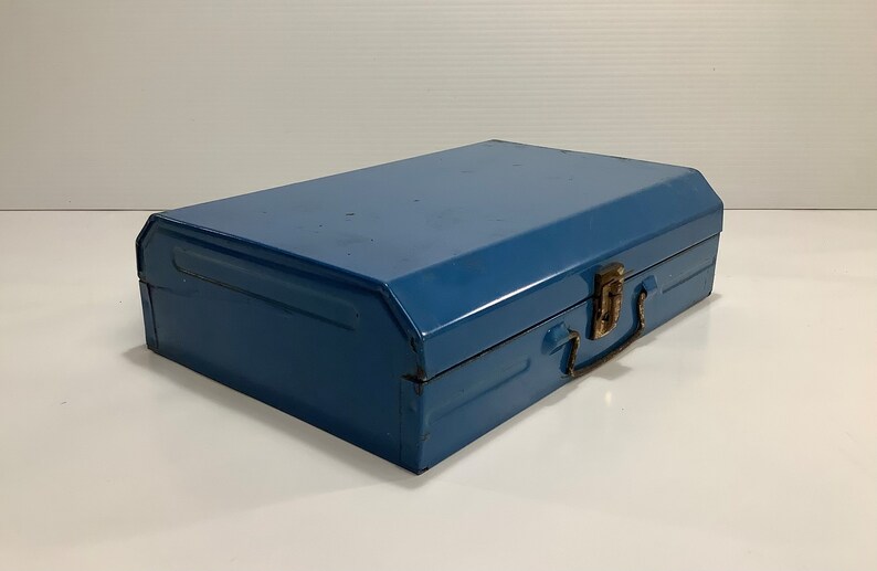 Sweet Vintage Blue Metal Box. - Etsy