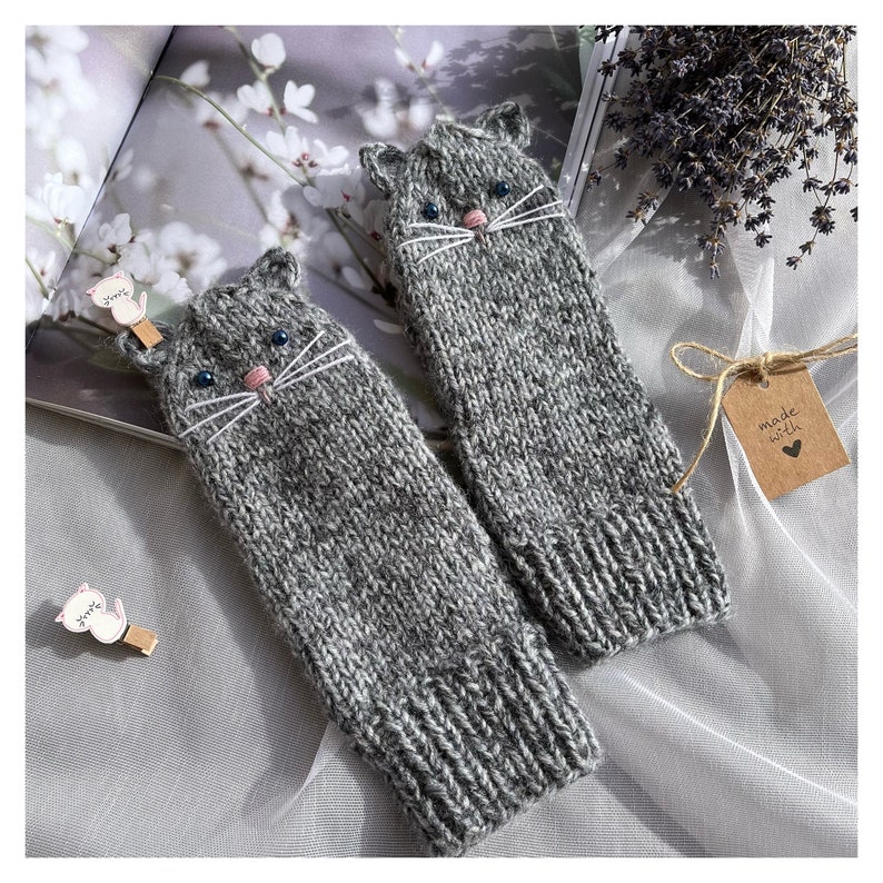 Knitted and Embroidered Grey Cats Mittens - Etsy
