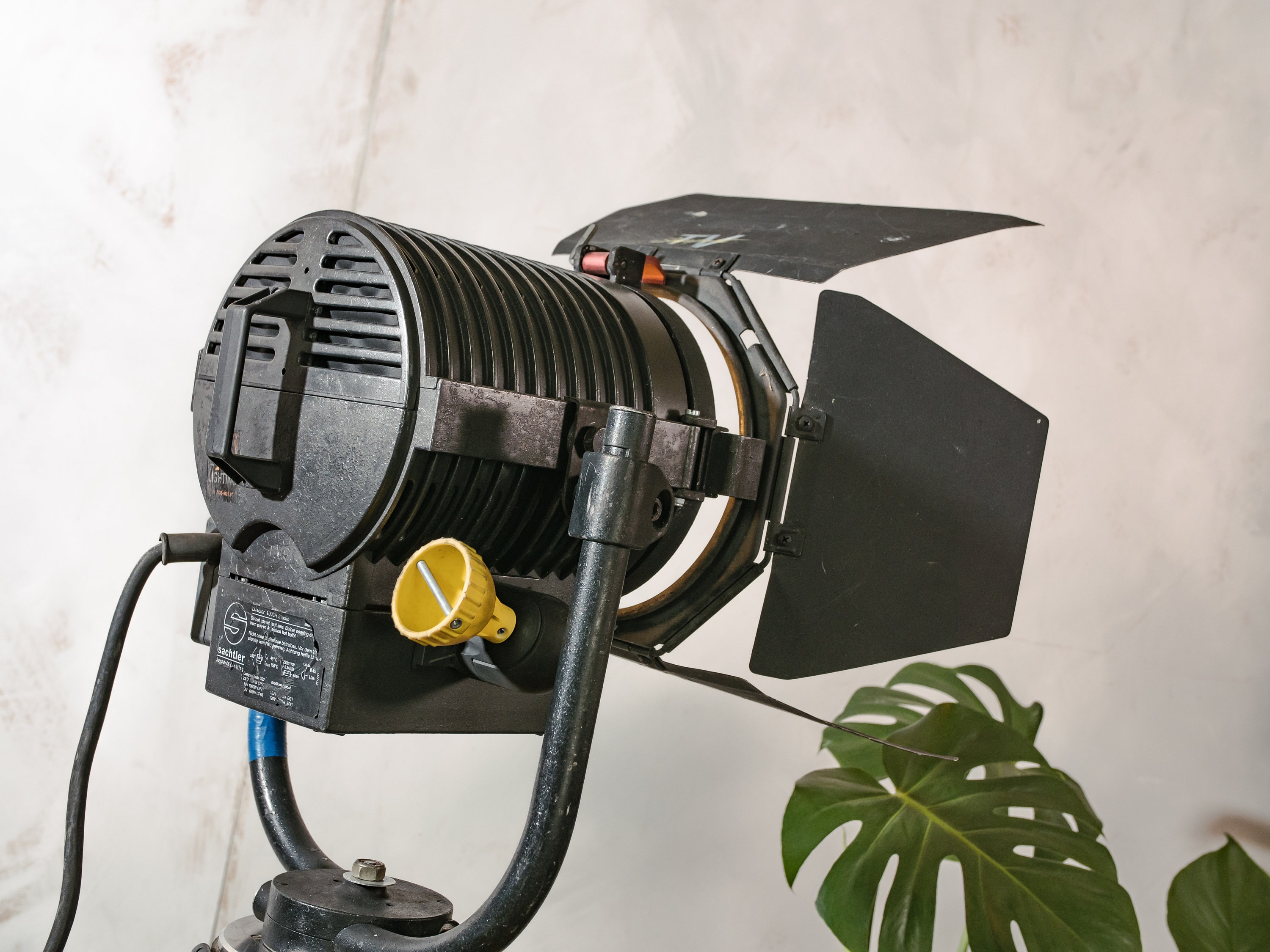 Sachtler Director 1000H Compact 1K Film Spotlight on Wooden Surveying ...
