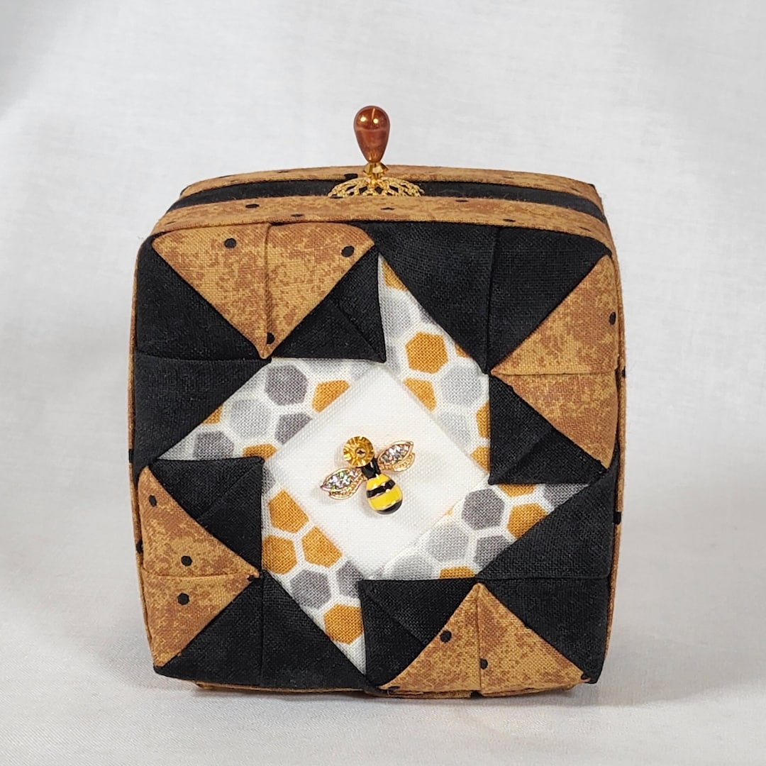3" Bee Hive Quilt Block Ornament - Etsy