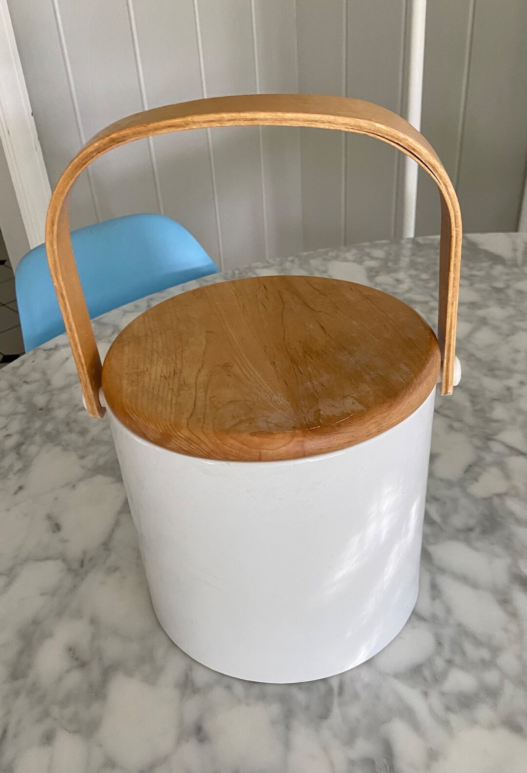 Vintage Shelton-ware Ice Bucket - White Glossy Vinyl With Wooden Handle ...