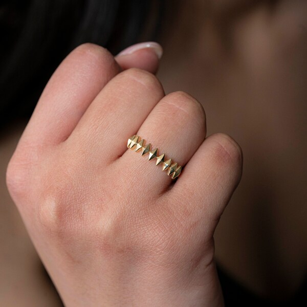 Pyramid Ring - Etsy