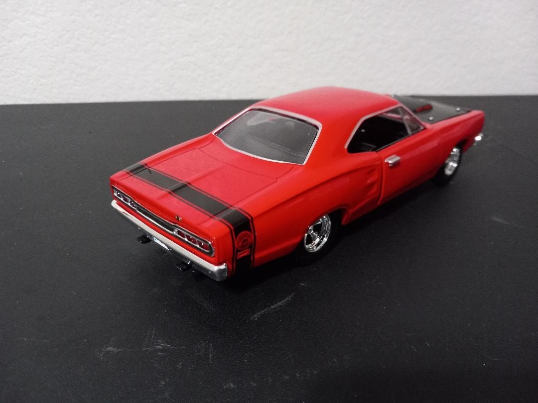 1969 Dodge Coronet Super Bee Diecast Car 1:24 Scale - Etsy